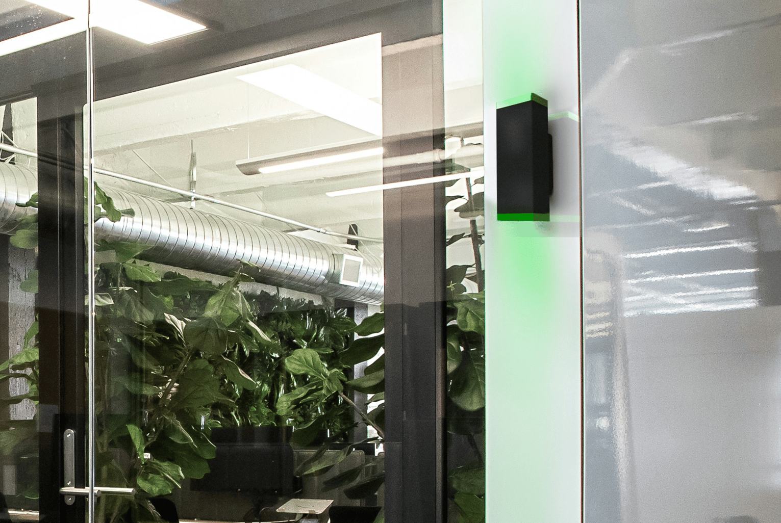 Occupancy lights outside meeting rooms! Increase work efficiency now!